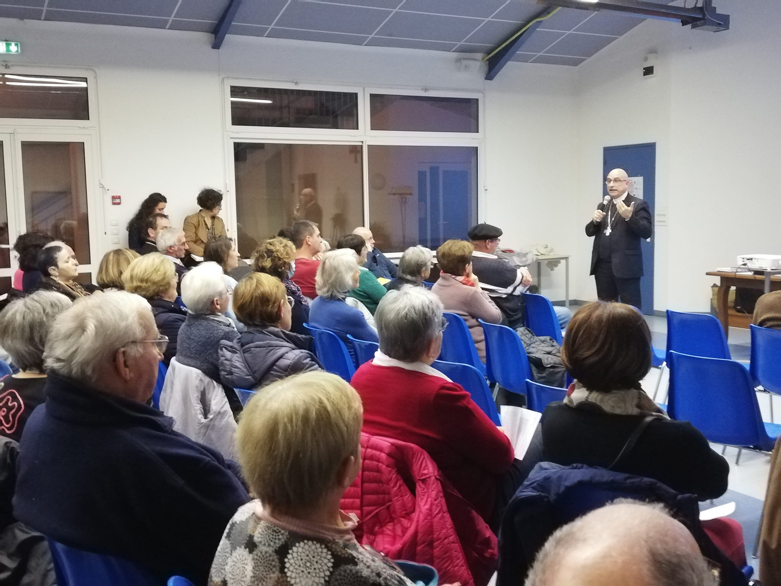 Visite de monseigneur Souchu dans les différents pays du diocèse ...
